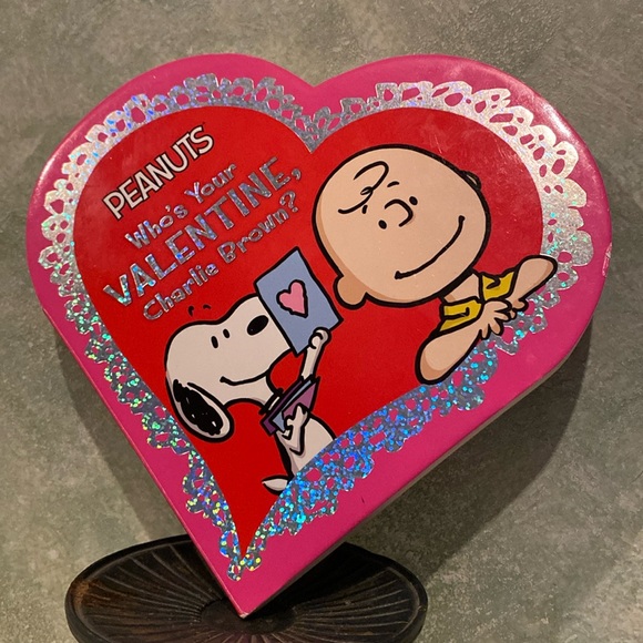 Peanuts | Other | 525 Peanuts Whos Your Valentine Charlie Brown Heart ...